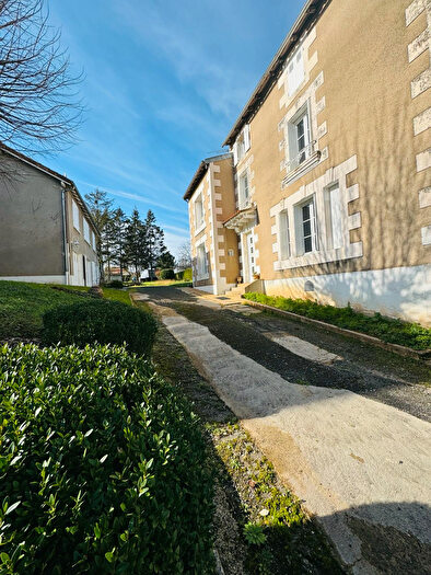 Maison à vendre - Vouneuil-sous-Biard - 8 pièces - 5 chambres