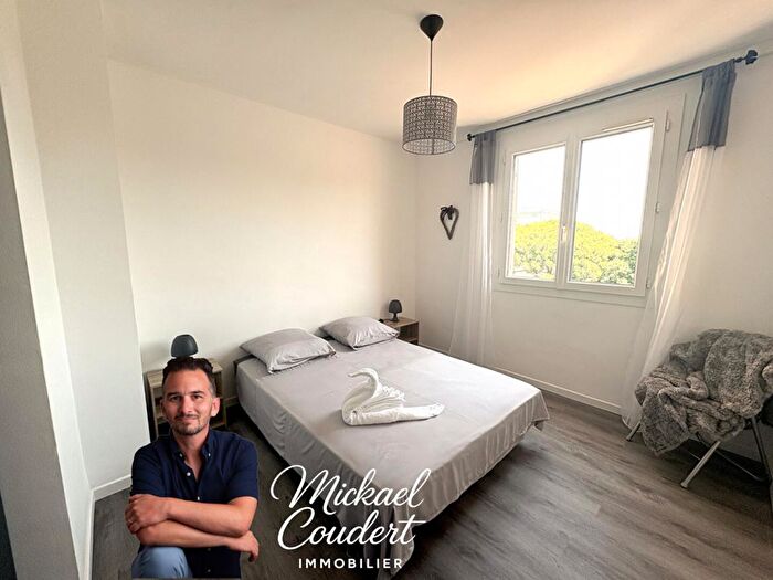 Appartement à vendre - Port-Saint-Louis-du-Rhône - 3 pièces - 2 chambres