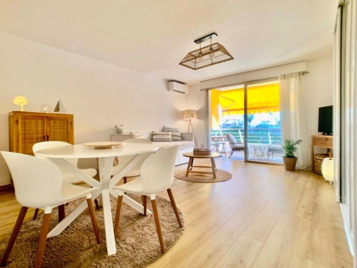 Appartement 1 pièce à louer - Les Paluds-Lauvert, Vallauris
