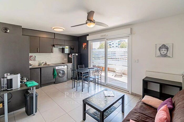 Appartement à louer - Juan-les-Pins, Antibes - 2 pièces - 1 chambre