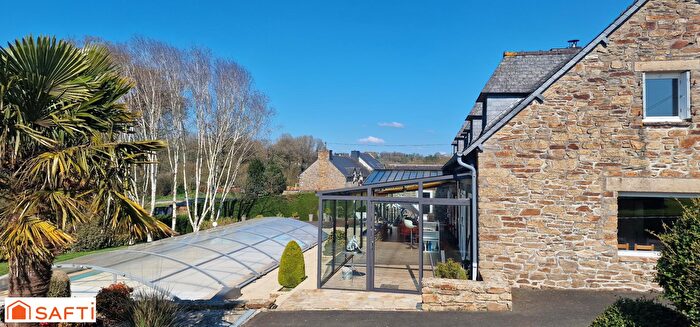 Maison à vendre - Plouguenast - 6 pièces - 4 chambres