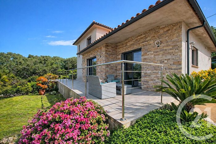 Maison à vendre - Pianottoli-Caldarello - 5 pièces - 4 chambres