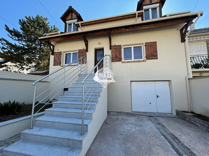 Maison à vendre - Sainte-Geneviève-des-Bois, Paul Vaillant Couturier - 6 pièces - 5 chambres