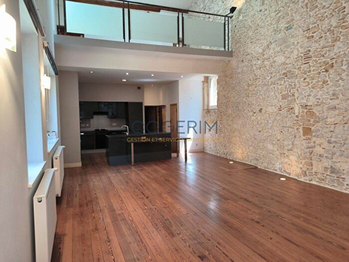 Maison 4 pièces à centre Ville-La Chartonnière-La Barre, Villefranche-sur-Saône, à louer