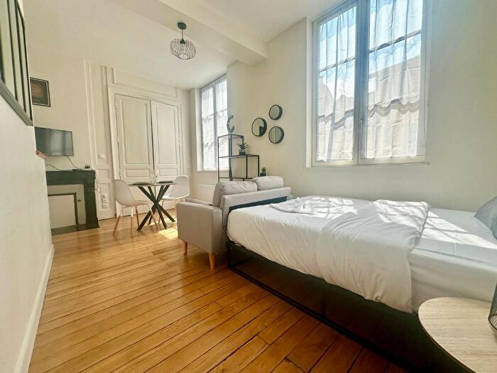 Appartement à louer - Limoges, Centre-ville, Hôtel de Ville, Emailleurs - 1 pièce