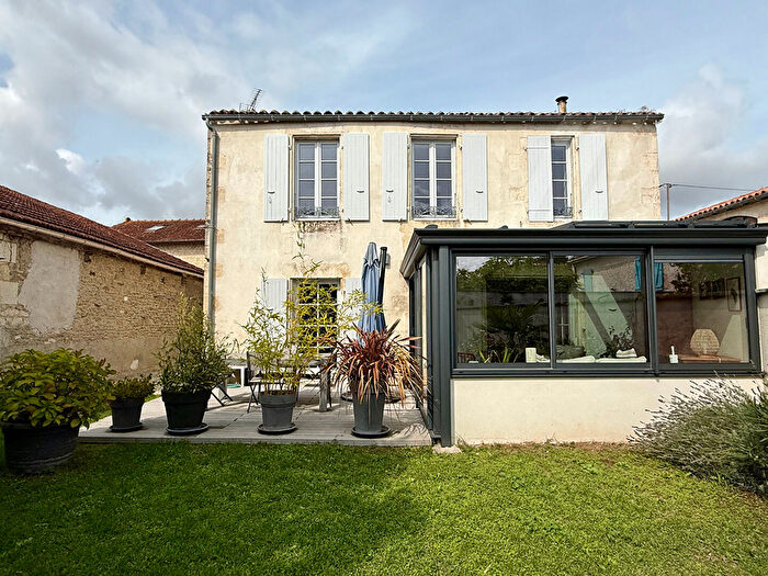 Maison à vendre - Surgères - 6 pièces - 3 chambres