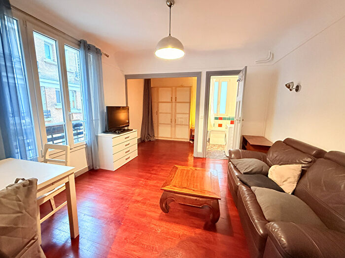 Appartement à louer - Paris e , Grandes Carrières, Clichy - 1 pièce