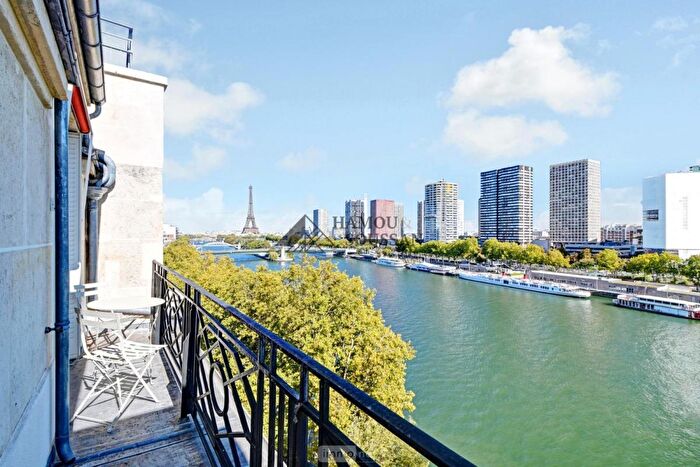 Appartement à vendre - Paris e  - 5 pièces - 3 chambres