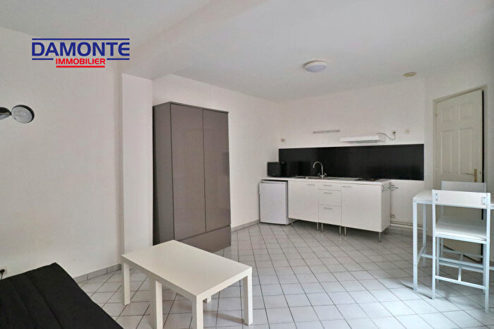 Appartement à louer - Troyes, Cathédrale - 1 pièce - 1 chambre