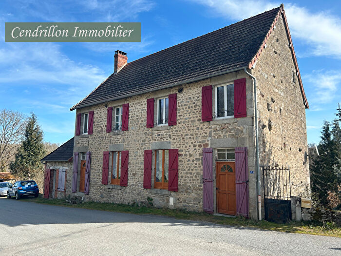 Maison à vendre - Saint-Médard-la-Rochette - 15 pièces - 5 chambres