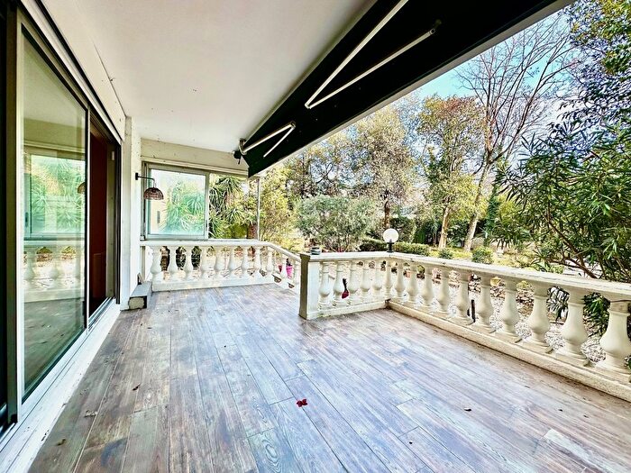 Appartement à vendre - Marseille e , Sainte-Marguerite - 5 pièces - 4 chambres