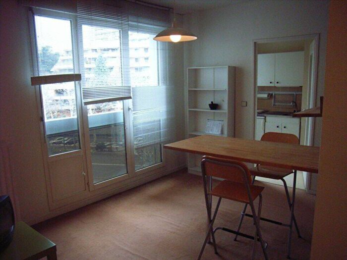Colline des Pères-Tardy, Saint-Étienne : Appartement 1 pièce à louer