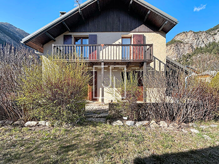 Jausiers : Maison 4 pièces à vendre