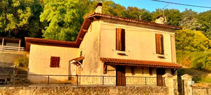 Maison 4 pièces à vendre - Le Tourne
