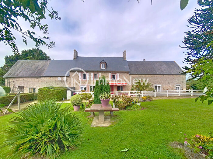 Maison à vendre - Jullouville - 7 pièces - 5 chambres