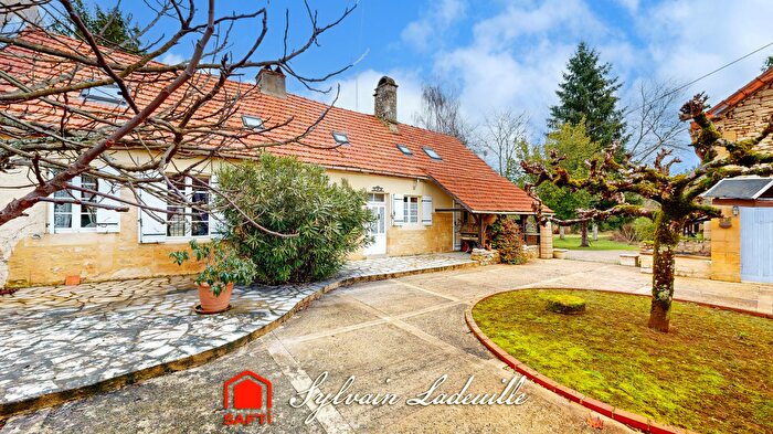 Maison à vendre - Meyrals - 13 pièces - 8 chambres