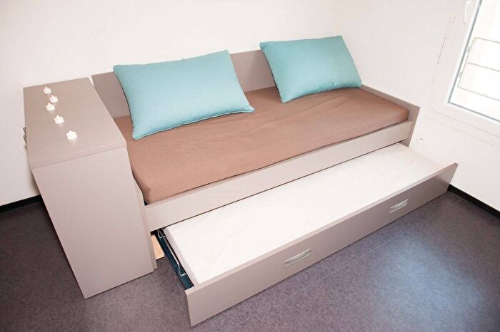 Appartement à louer - Saint Lazare, Marseille ème arrondissement - 1 pièce