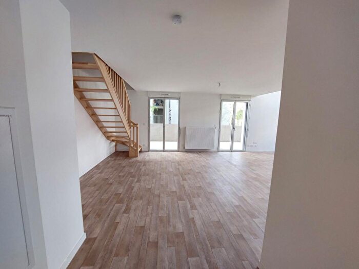 Appartement à louer - Bordeaux, La Bastide - 5 pièces - 4 chambres