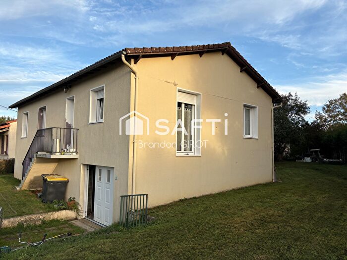 Maison à vendre - Pressac - 4 pièces - 3 chambres