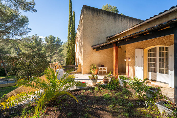 Maison à vendre - Ventabren - 8 pièces - 6 chambres