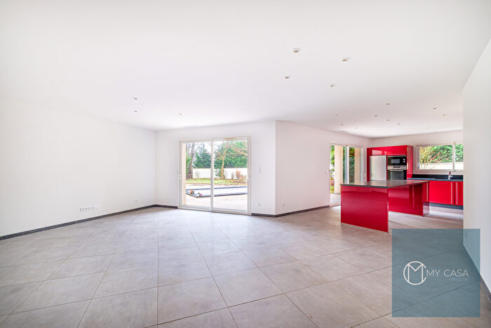 Maison à vendre - Quincieux - 5 pièces - 4 chambres