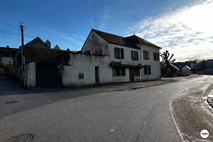 Maison 11 pièces à vendre à Jumeauville