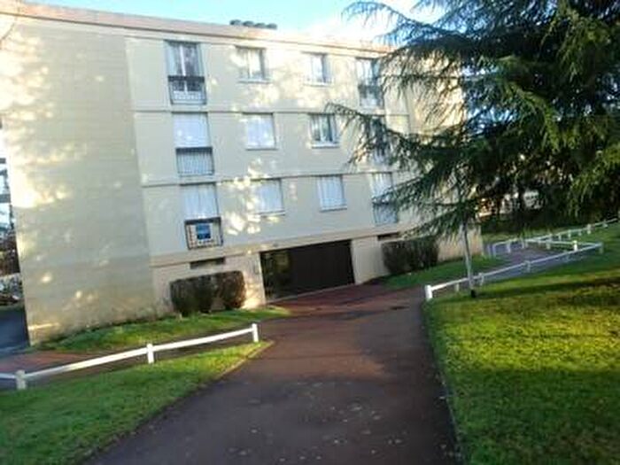 Appartement à louer - Rive Gauche-Biondi Volets Verts, Creil - 4 pièces - 2 chambres