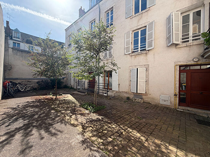 Orléans, Carmes : Appartement 3 pièces à vendre