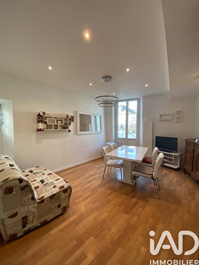 Appartement à vendre - Fontainebleau, Centre-ville - 3 pièces - 2 chambres