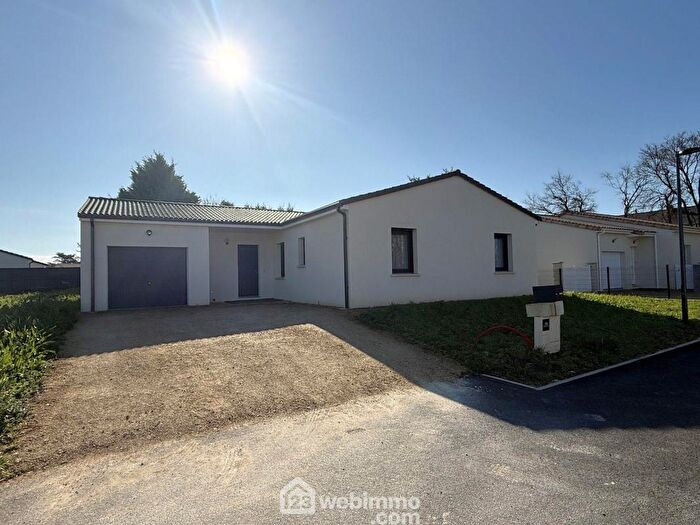 Maison à vendre - Neuville-de-Poitou - 4 pièces - 2 chambres