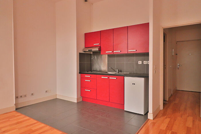 Appartement à louer - Marseille e , Grands Carmes - 1 pièce