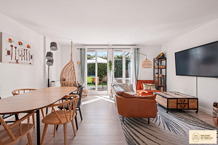 Maison à vendre - Noisy-le-Roi - 5 pièces - 4 chambres