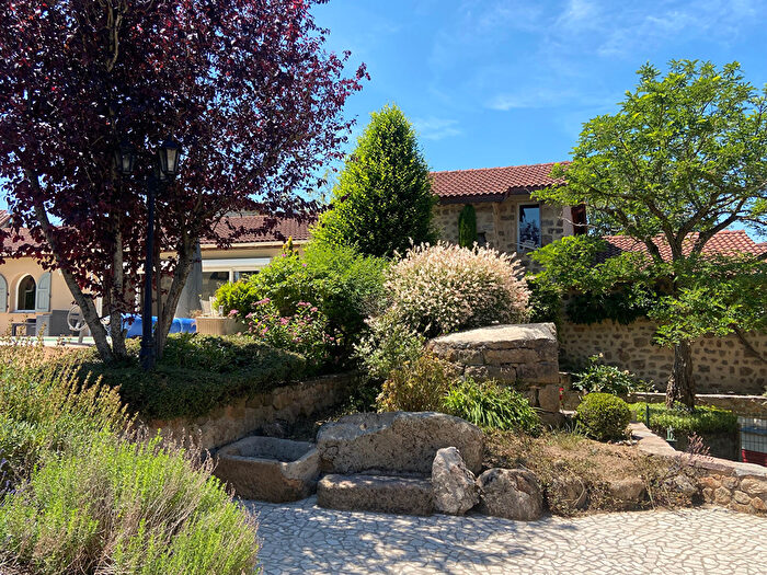 Maison à vendre - Bas-en-Basset - 10 pièces - 6 chambres