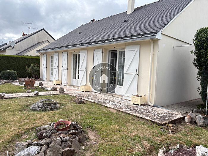 Maison 4 pièces à Gennes, à vendre