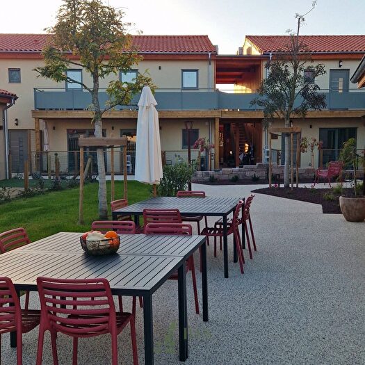 Appartement à louer - Villerest - 2 pièces - 1 chambre