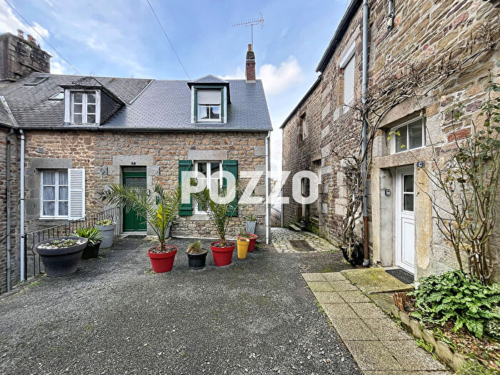 Villedieu-les-Poêles : Maison 2 pièces à vendre