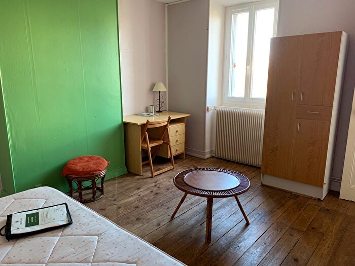 Appartement à louer - Limoges, Centre-ville, Hôtel de Ville, Emailleurs - 1 pièce