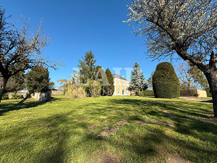 Maison à vendre - Fresnay-sur-Sarthe - 5 pièces - 3 chambres