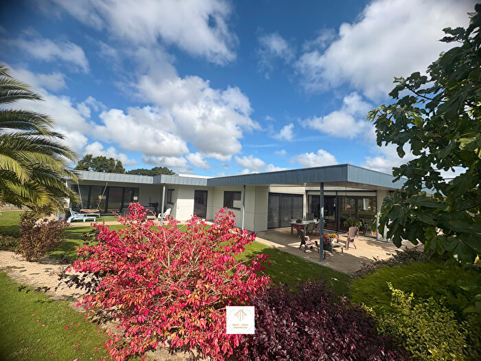 Maison à vendre - Lesneven - 9 pièces - 3 chambres