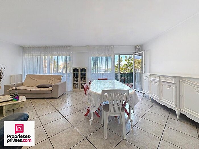 Marseille 10ème, Saint-Tronc : Appartement 4 pièces à vendre