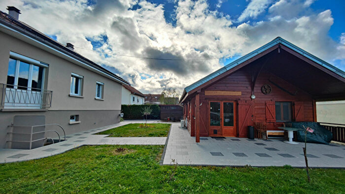 L'Isle-sur-le-Doubs : Maison 9 pièces à vendre