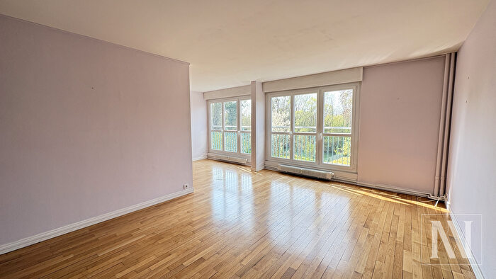 Appartement à vendre - Pont-Sainte-Marie - 5 pièces - 3 chambres