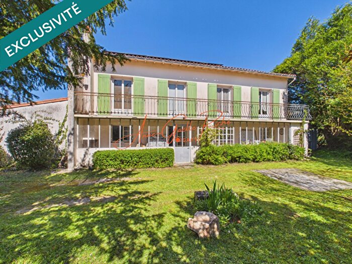 Maison 9 pièces à vendre - Saint-Georges-des-Coteaux