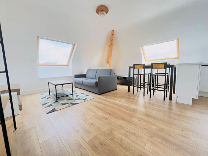 Appartement à louer - Carmes Sud, Orléans - 2 pièces - 1 chambre