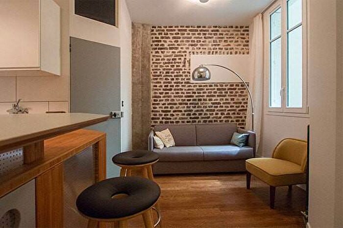 Appartement à louer - Grandes Carrières-Clichy, Paris ème arrondissement - 2 pièces - 1 chambre