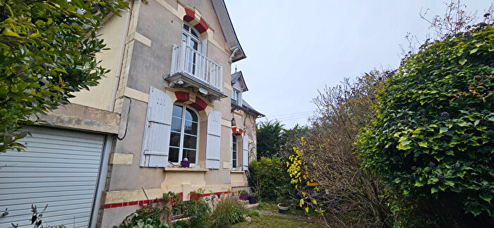 Maison à vendre - Ouistreham - 5 pièces - 2 chambres