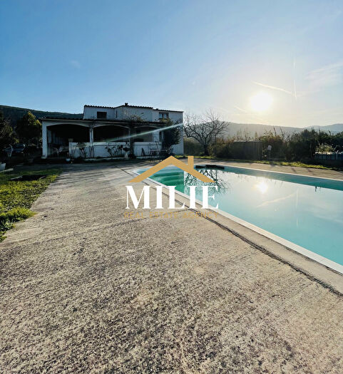 Maison à vendre - Cuges-les-Pins - 5 pièces - 4 chambres