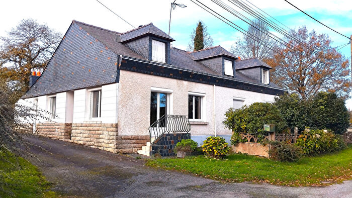Maison à vendre - Sévérac - 8 pièces - 5 chambres