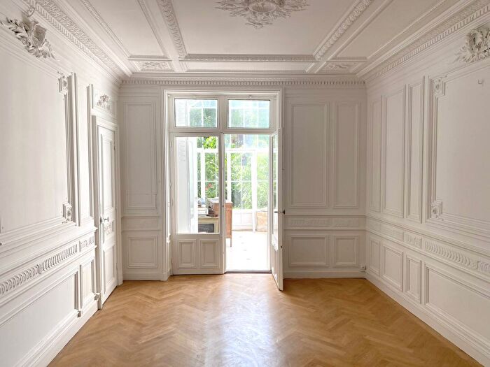 Maison à louer - Chartrons, Bordeaux - 10 pièces - 6 chambres