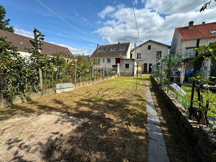 Appartement à vendre - Trappes, La Boissière - 3 pièces - 2 chambres